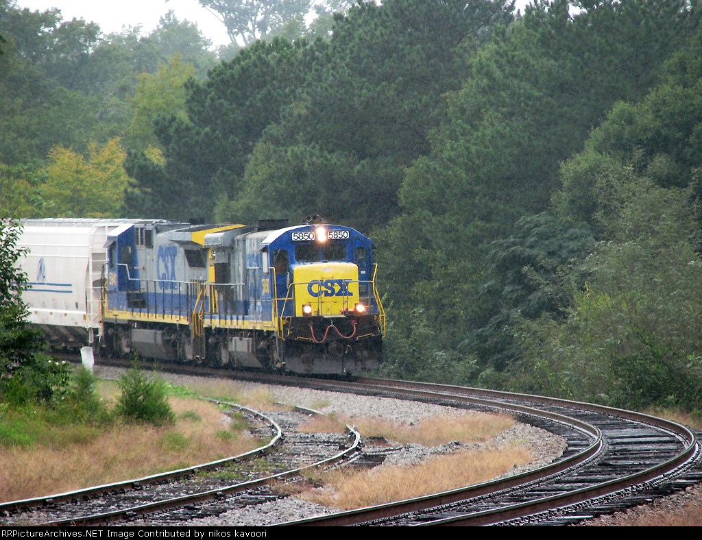 CSX 5850 passes the Georgia RR whistle post